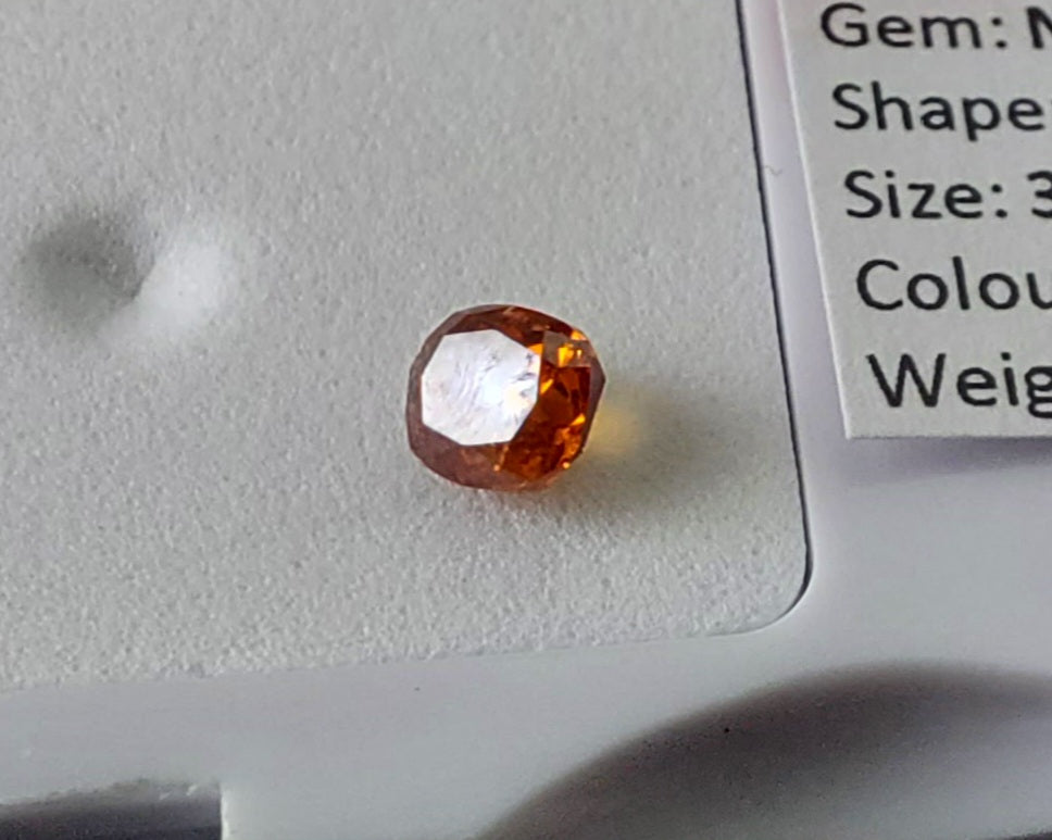 0.28 Fancy Vivid Reddish Orange Diamond – Limanty